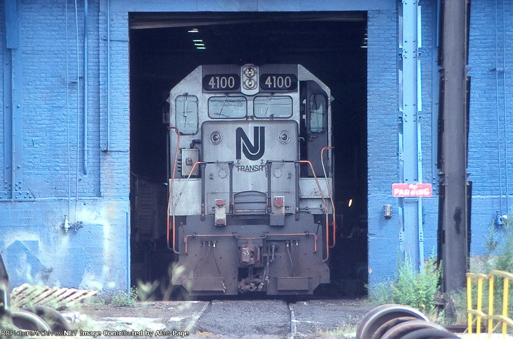 NJ Transit GP40P 4100